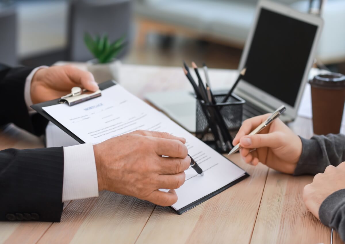 Nachweisgesetz einfach erklärt: Arbeitsvertrag und Schriftform